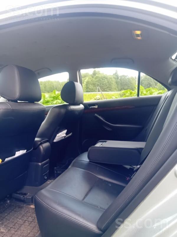 Pelēks Toyota Avensis 2004 Madona, ar dzinēja tilpumu 2.00 L un nobraukumu 300 tūkst. km par 400 €, foto 3 vietnē AUTOMOTO.COM.LV