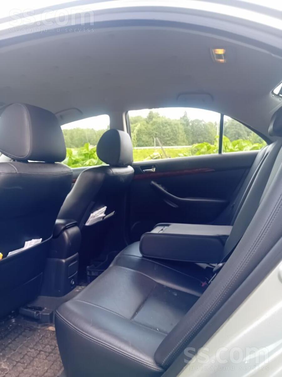 Pelēks Toyota Avensis 2004 Madona, ar dzinēja tilpumu 2.00 L un nobraukumu 300 tūkst. km par 400 €, foto 4 vietnē AUTOMOTO.COM.LV