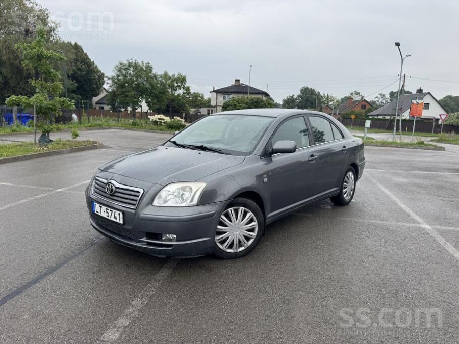 Grey Toyota Avensis 2004 in Jelgava, with an engine capacity of 2.00 L and mileage of 343 thousand km for 1380 €, photo 2 on AUTOMOTO.COM.LV