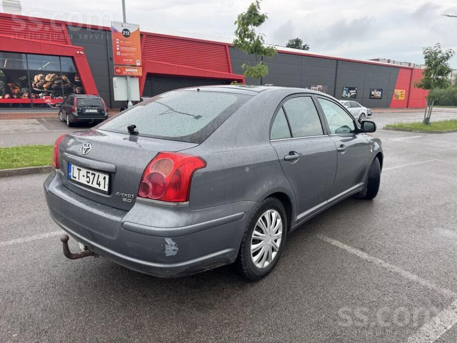 Grey Toyota Avensis 2004 in Jelgava, with an engine capacity of 2.00 L and mileage of 343 thousand km for 1380 €, photo 6 on AUTOMOTO.COM.LV