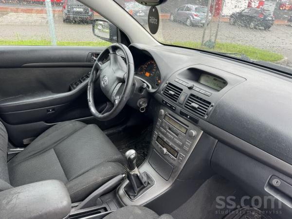 Pelēks Toyota Avensis 2004 Jelgava, ar dzinēja tilpumu 2.00 L un nobraukumu 343 tūkst. km par 1380 €, foto 7 vietnē AUTOMOTO.COM.LV