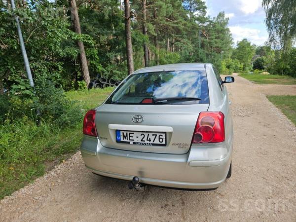 Grey Toyota Avensis 2004 in Riga, with an engine capacity of 2.00 L and mileage of 397 thousand km for 1100 €, photo 9 on AUTOMOTO.COM.LV