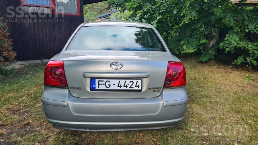 Grey Toyota Avensis 2004 in Riga, with an engine capacity of 2.40 L and mileage of 198 thousand km for 2200 €, photo 5 on AUTOMOTO.COM.LV