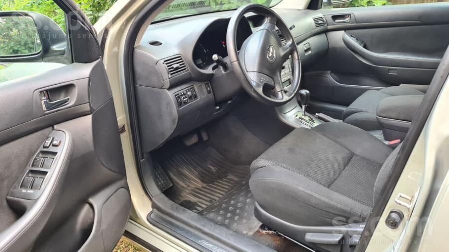 Grey Toyota Avensis 2004 in Riga, with an engine capacity of 2.40 L and mileage of 198 thousand km for 2200 €, photo 8 on AUTOMOTO.COM.LV