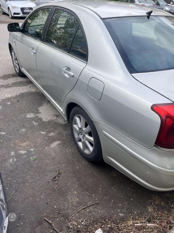 Pelēks Toyota Avensis 2004 Kauņa, ar dzinēja tilpumu 2.00 L un nobraukumu 381 tūkst. km par 920 €, foto 3 vietnē AUTOMOTO.COM.LV