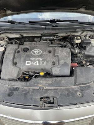 Grey Toyota Avensis 2004 in Kaunas, with an engine capacity of 2.00 L and mileage of 381 thousand km for 920 €, photo 10 on AUTOMOTO.COM.LV