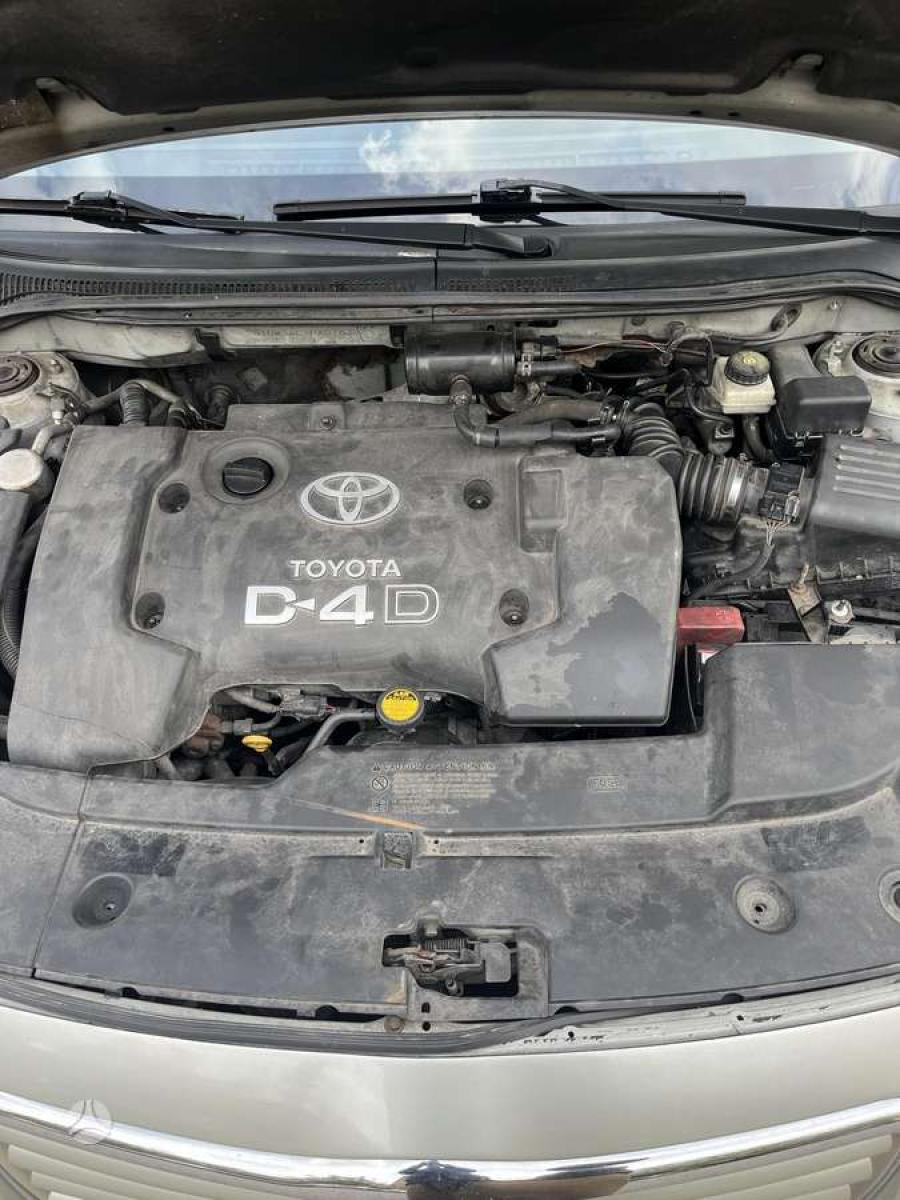 Grey Toyota Avensis 2004 in Kaunas, with an engine capacity of 2.00 L and mileage of 381 thousand km for 920 €, photo 10 on AUTOMOTO.COM.LV