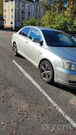 Grey Toyota Avensis 2004 in Riga, with an engine capacity of 1.60 L and mileage of 299 thousand km for 2000 €, photo 3 on AUTOMOTO.COM.LV