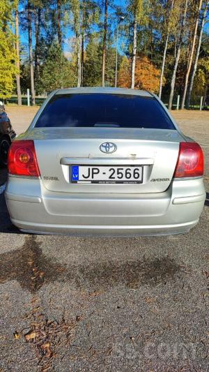 Grey Toyota Avensis 2004 in Riga, with an engine capacity of 1.60 L and mileage of 299 thousand km for 2000 €, photo 4 on AUTOMOTO.COM.LV
