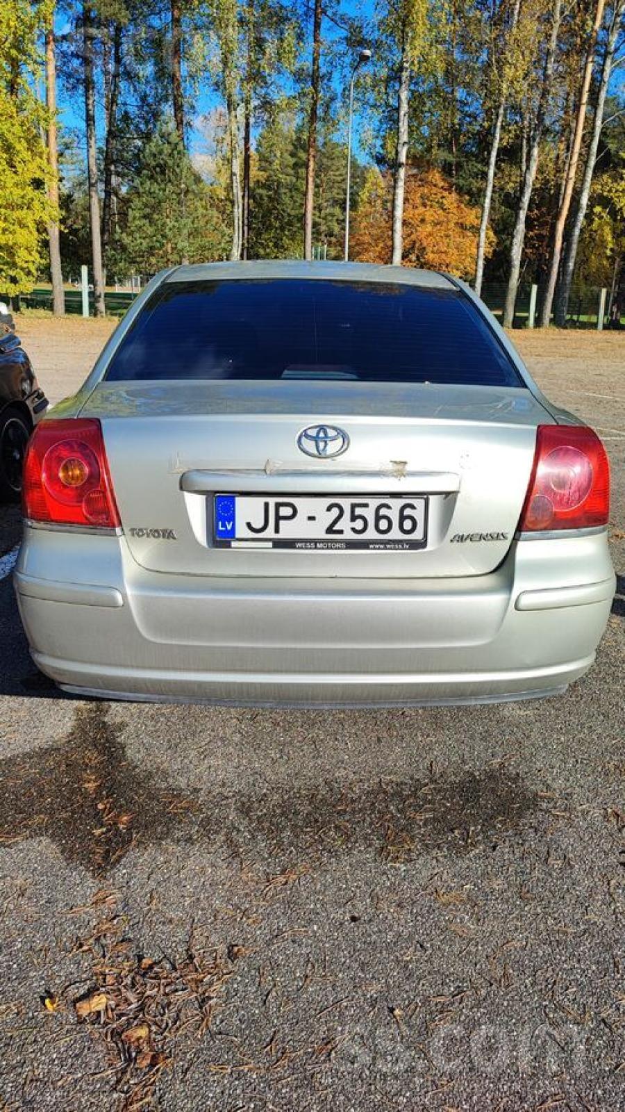 Grey Toyota Avensis 2004 in Riga, with an engine capacity of 1.60 L and mileage of 299 thousand km for 2000 €, photo 4 on AUTOMOTO.COM.LV