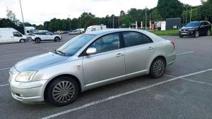 Grey Toyota Avensis 2004 in Klaipeda, with an engine capacity of 2.00 L and mileage of 263 thousand km for 1500 €, photo  on AUTOMOTO.COM.LV