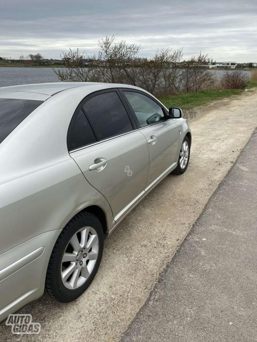 Pelēks Toyota Avensis 2005 Klaipėda, ar dzinēja tilpumu 2.00 L un nobraukumu 257 tūkst. km par 2200 €, foto 5 vietnē AUTOMOTO.COM.LV