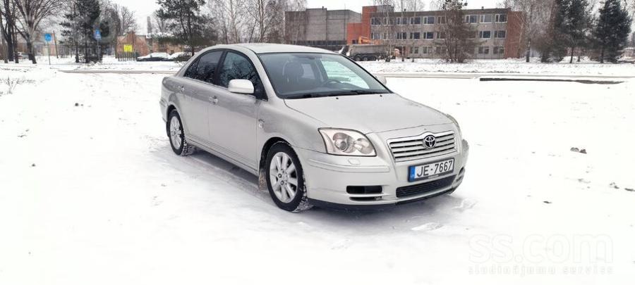 Grey Toyota Avensis 2005 in Jelgava, with an engine capacity of 2.20 L and mileage of 297 thousand km for 1300 €, photo 1 on AUTOMOTO.COM.LV