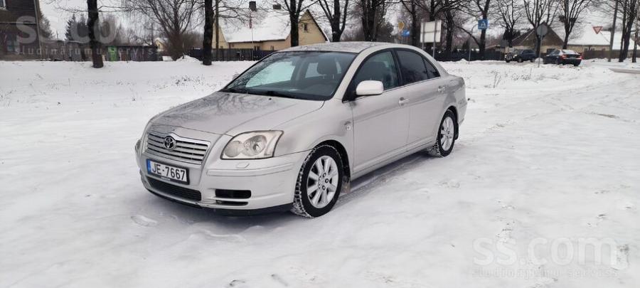 Grey Toyota Avensis 2005 in Jelgava, with an engine capacity of 2.20 L and mileage of 297 thousand km for 1300 €, photo 2 on AUTOMOTO.COM.LV