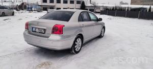 Grey Toyota Avensis 2005 in Jelgava, with an engine capacity of 2.20 L and mileage of 297 thousand km for 1300 €, photo 3 on AUTOMOTO.COM.LV