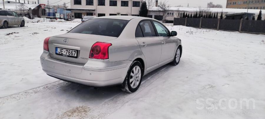 Grey Toyota Avensis 2005 in Jelgava, with an engine capacity of 2.20 L and mileage of 297 thousand km for 1300 €, photo 3 on AUTOMOTO.COM.LV