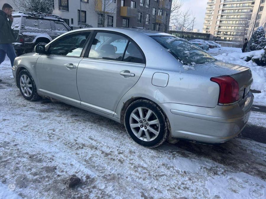 Grey Toyota Avensis 2005 in Vilnius, with an engine capacity of 2.00 L and mileage of 340 thousand km for 1150 €, photo 8 on AUTOMOTO.COM.LV