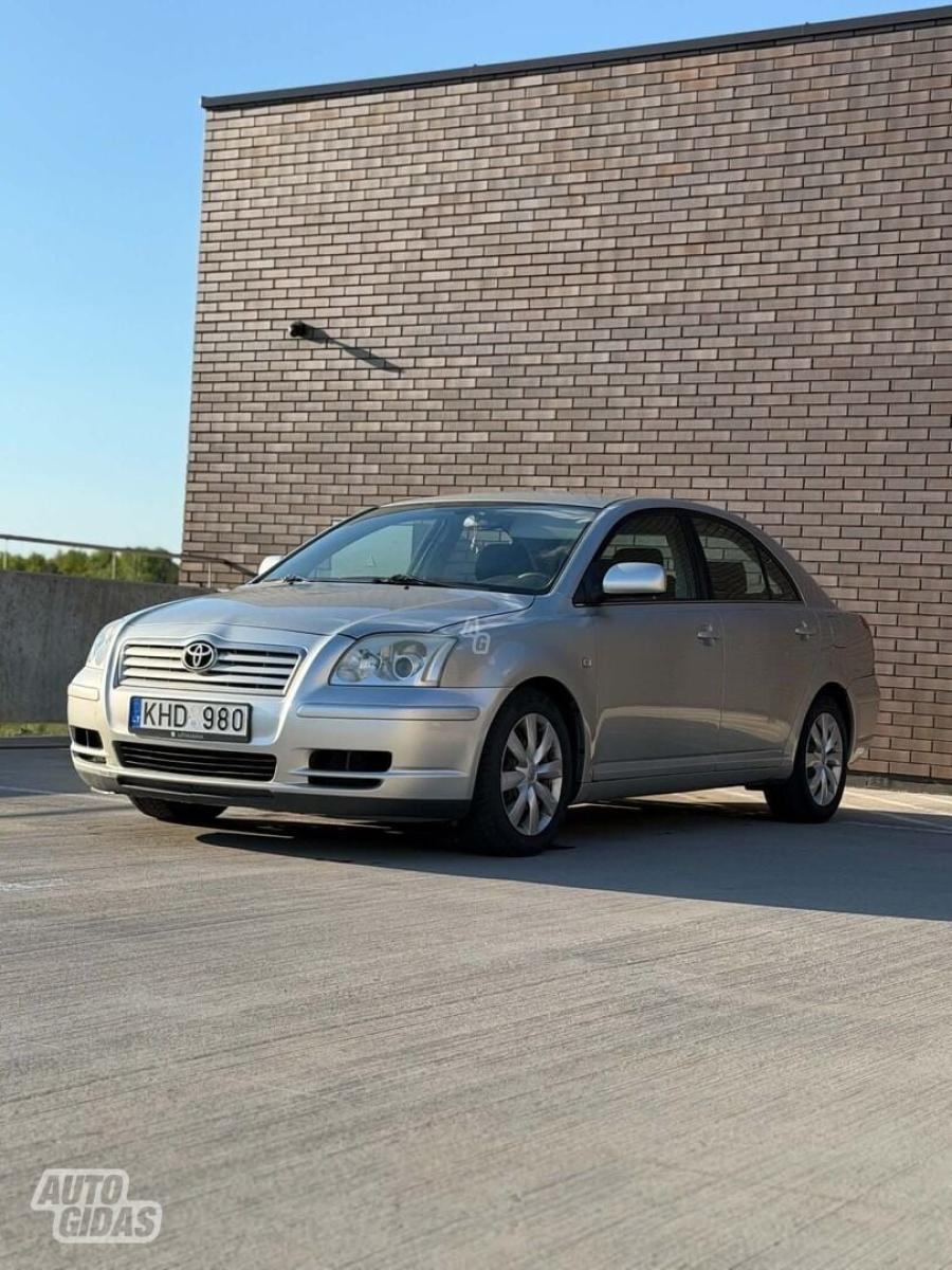 Pelēks Toyota Avensis 2005 Viļņa, ar dzinēja tilpumu 2.00 L un nobraukumu 312 tūkst. km par 1500 €, foto 1 vietnē AUTOMOTO.COM.LV