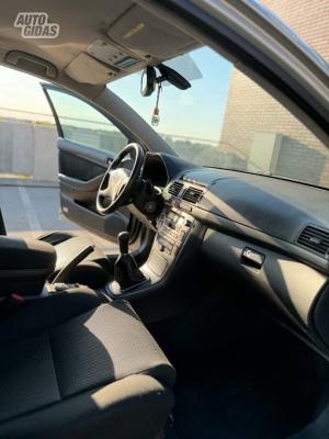 Pelēks Toyota Avensis 2005 Viļņa, ar dzinēja tilpumu 2.00 L un nobraukumu 312 tūkst. km par 1500 €, foto 9 vietnē AUTOMOTO.COM.LV