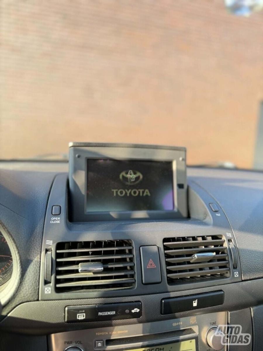 Pelēks Toyota Avensis 2005 Viļņa, ar dzinēja tilpumu 2.00 L un nobraukumu 312 tūkst. km par 1500 €, foto 12 vietnē AUTOMOTO.COM.LV
