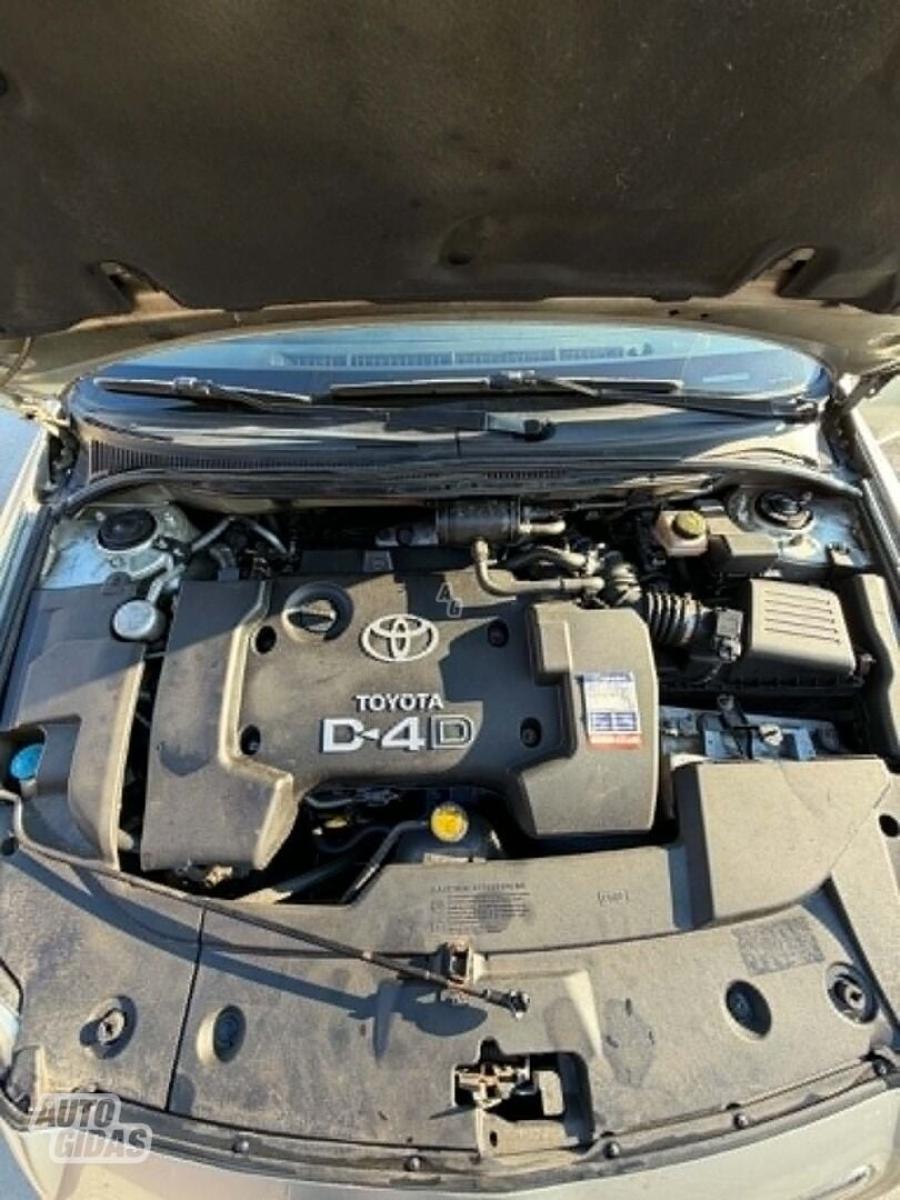 Pelēks Toyota Avensis 2005 Viļņa, ar dzinēja tilpumu 2.00 L un nobraukumu 312 tūkst. km par 1500 €, foto 15 vietnē AUTOMOTO.COM.LV