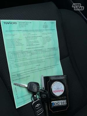 Pelēks Toyota Avensis 2005 Viļņa, ar dzinēja tilpumu 2.00 L un nobraukumu 312 tūkst. km par 1500 €, foto 16 vietnē AUTOMOTO.COM.LV