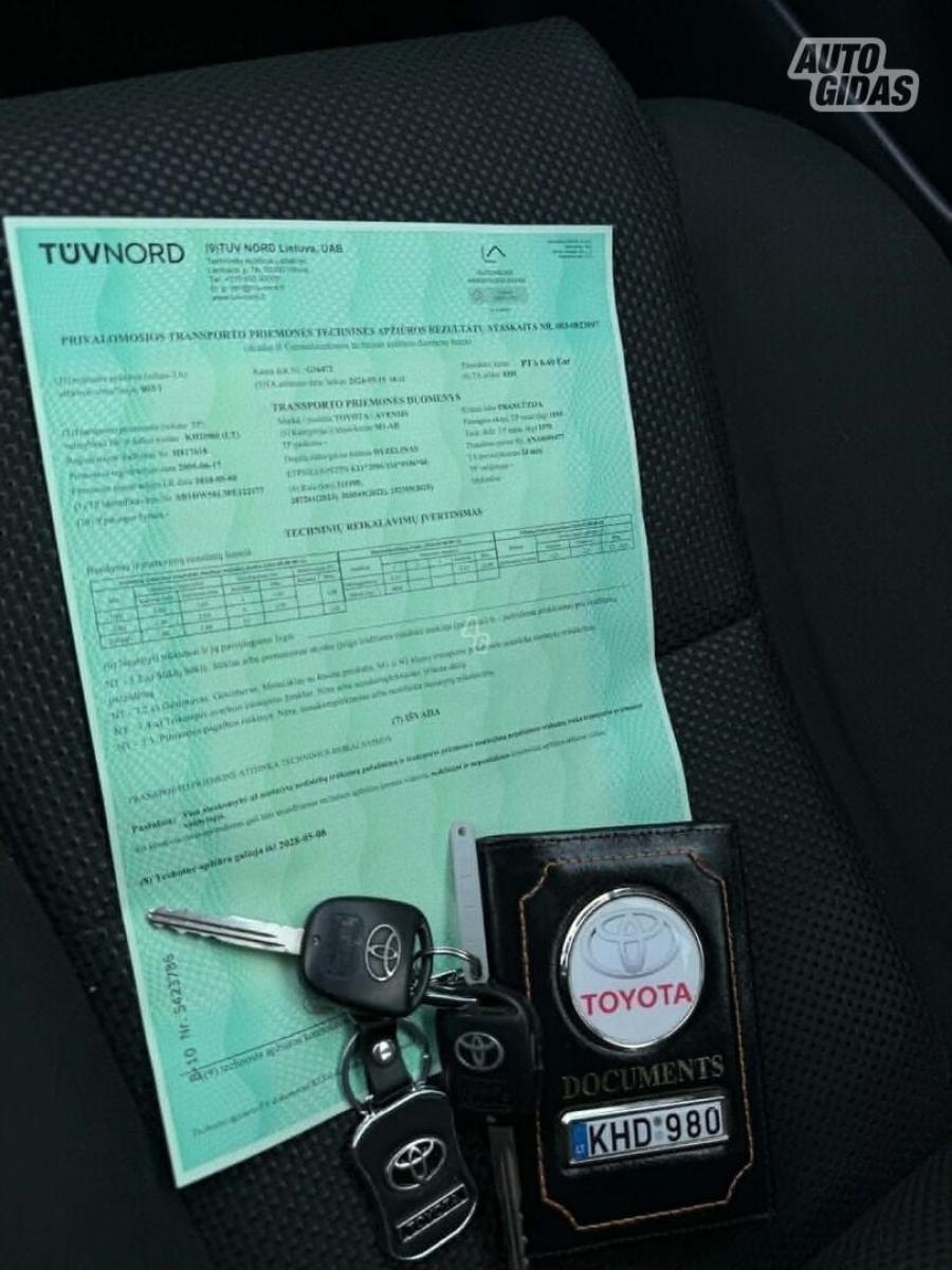 Pelēks Toyota Avensis 2005 Viļņa, ar dzinēja tilpumu 2.00 L un nobraukumu 312 tūkst. km par 1500 €, foto 16 vietnē AUTOMOTO.COM.LV