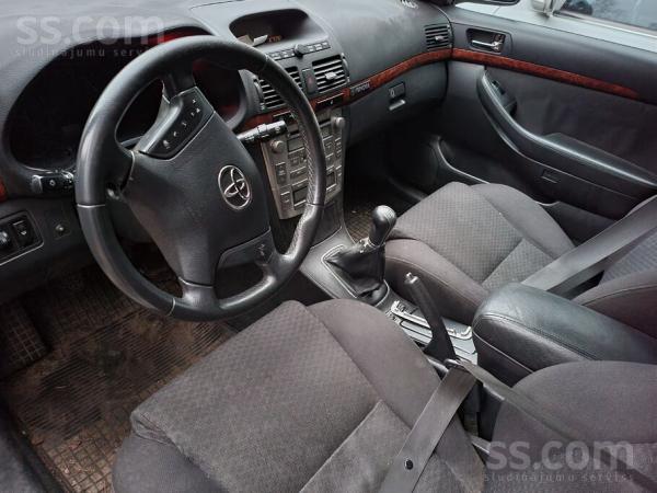 Pelēks Toyota Avensis 2005 Rīga, ar dzinēja tilpumu 2.00 L un nobraukumu 257 tūkst. km par 1300 €, foto 2 vietnē AUTOMOTO.COM.LV