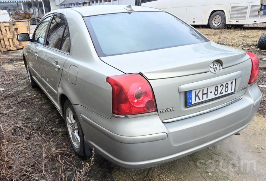 Pelēks Toyota Avensis 2005 Rīga, ar dzinēja tilpumu 2.00 L un nobraukumu 257 tūkst. km par 1300 €, foto 6 vietnē AUTOMOTO.COM.LV