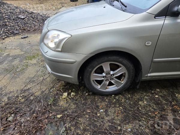 Pelēks Toyota Avensis 2005 Rīga, ar dzinēja tilpumu 2.00 L un nobraukumu 257 tūkst. km par 1300 €, foto 7 vietnē AUTOMOTO.COM.LV