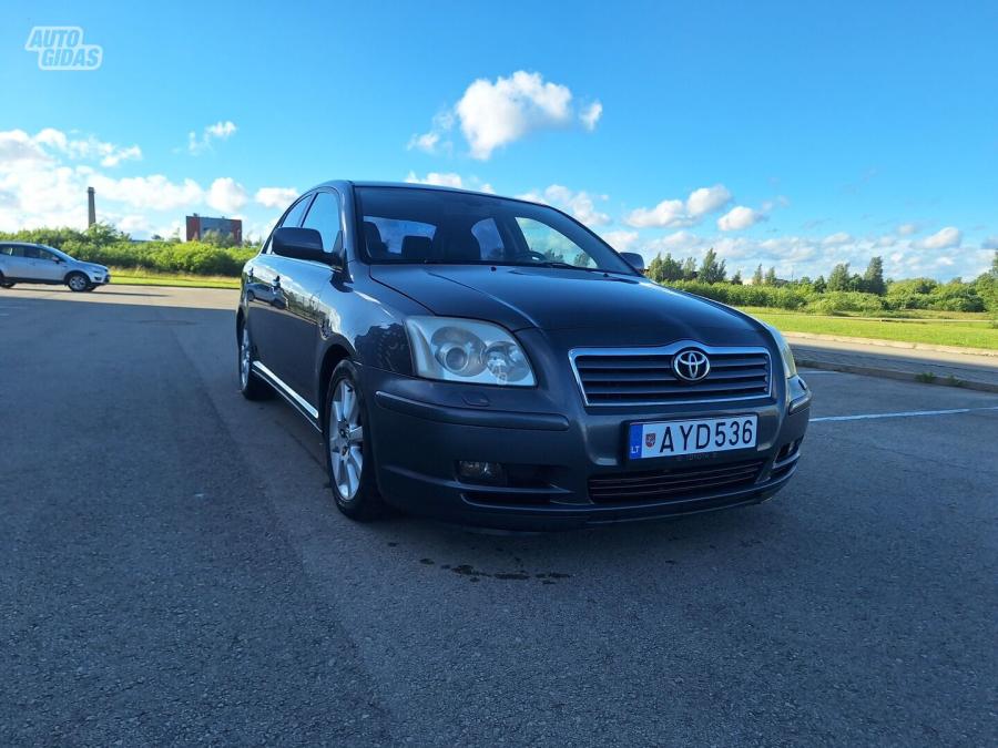 Серый Тойота Авенсис 2005 в Тельшяй, объемом двигателя 2.20 л и пробегом 300 тыс. км за 999 €, фото 4 на AUTOMOTO.COM.LV