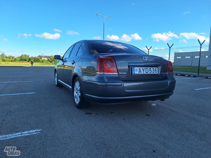 Серый Тойота Авенсис 2005 в Тельшяй, объемом двигателя 2.20 л и пробегом 300 тыс. км за 999 €, фото 5 на AUTOMOTO.COM.LV