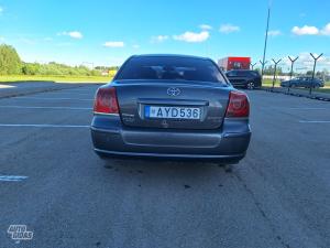 Серый Тойота Авенсис 2005 в Тельшяй, объемом двигателя 2.20 л и пробегом 300 тыс. км за 999 €, фото 6 на AUTOMOTO.COM.LV