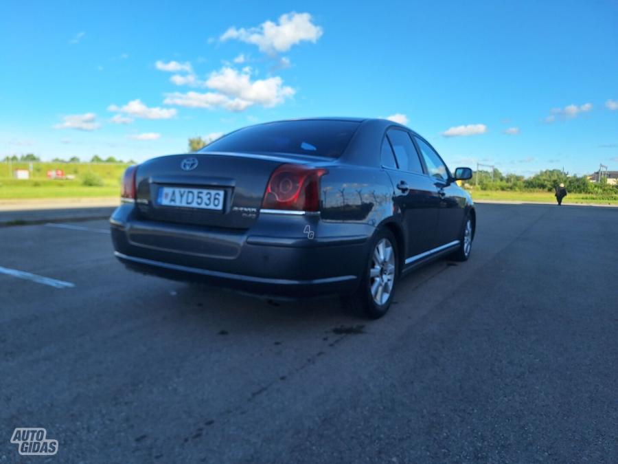 Серый Тойота Авенсис 2005 в Тельшяй, объемом двигателя 2.20 л и пробегом 300 тыс. км за 999 €, фото 7 на AUTOMOTO.COM.LV