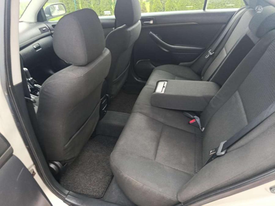 Pelēks Toyota Avensis 2005 Anykščiai, ar dzinēja tilpumu 2.00 L un nobraukumu 263 tūkst. km par 1950 €, foto 18 vietnē AUTOMOTO.COM.LV
