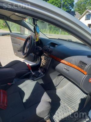 Серый Тойота Авенсис 2005 в Мадона, объемом двигателя 1.90 л и пробегом 388 тыс. км за 1100 €, фото 4 на AUTOMOTO.COM.LV