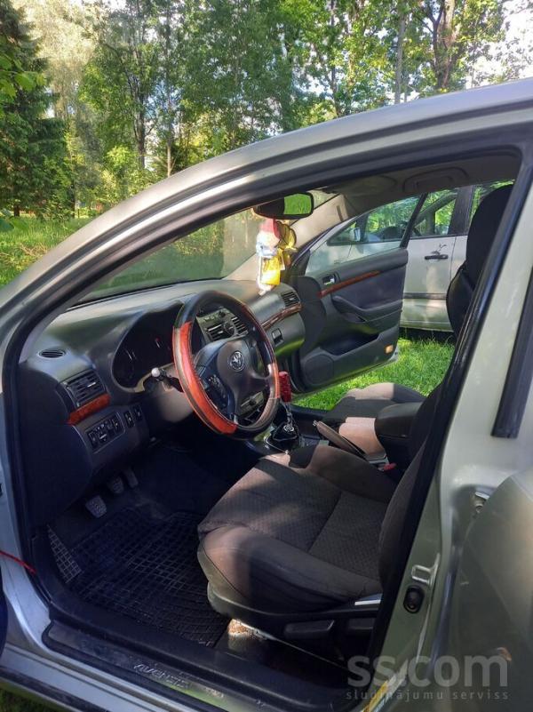 Grey Toyota Avensis 2005 in Madona, with an engine capacity of 1.90 L and mileage of 388 thousand km for 1100 €, photo 9 on AUTOMOTO.COM.LV