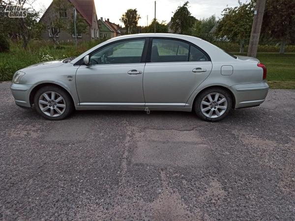 Grey Toyota Avensis 2005 in Vilnius, with an engine capacity of 2.00 L and mileage of 409 thousand km for 900 €, photo 1 on AUTOMOTO.COM.LV