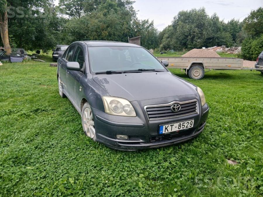 Pelēks Toyota Avensis 2005 Jelgava, ar dzinēja tilpumu 2.00 L un nobraukumu 298 tūkst. km par 650 €, foto 1 vietnē AUTOMOTO.COM.LV