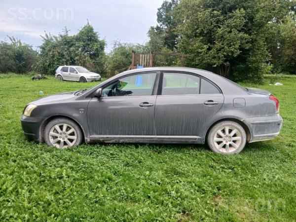 Grey Toyota Avensis 2005 in Jelgava, with an engine capacity of 2.00 L and mileage of 298 thousand km for 650 €, photo 2 on AUTOMOTO.COM.LV