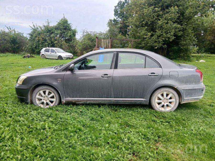 Pelēks Toyota Avensis 2005 Jelgava, ar dzinēja tilpumu 2.00 L un nobraukumu 298 tūkst. km par 650 €, foto 3 vietnē AUTOMOTO.COM.LV