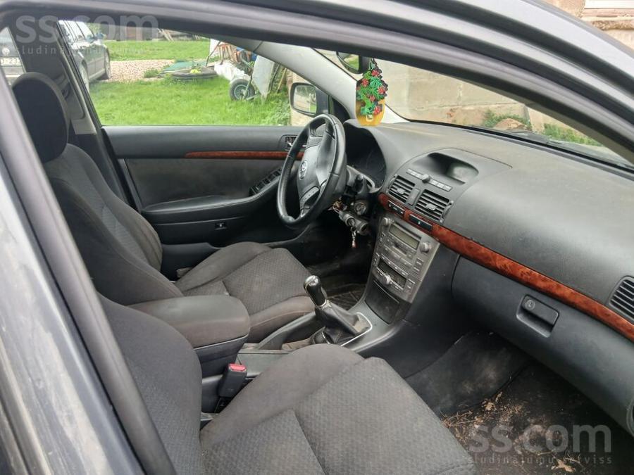 Pelēks Toyota Avensis 2005 Jelgava, ar dzinēja tilpumu 2.00 L un nobraukumu 298 tūkst. km par 650 €, foto 4 vietnē AUTOMOTO.COM.LV
