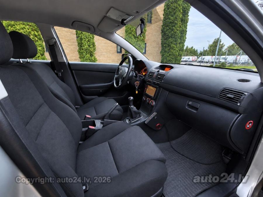Серый Тойота Авенсис 2005 в Тарту, объемом двигателя 1.60 л и пробегом 299 тыс. км за 1390 €, фото 6 на AUTOMOTO.COM.LV