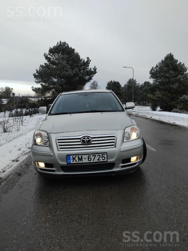 Grey Toyota Avensis 2006 in Riga, with an engine capacity of 2.20 L and mileage of 329 thousand km for 2000 €, photo 2 on AUTOMOTO.COM.LV