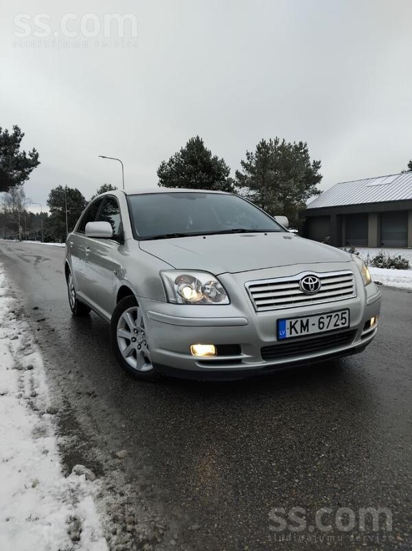 Grey Toyota Avensis 2006 in Riga, with an engine capacity of 2.20 L and mileage of 329 thousand km for 2000 €, photo 3 on AUTOMOTO.COM.LV