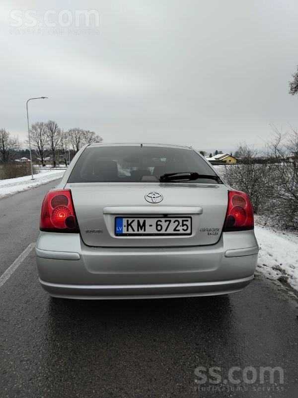 Grey Toyota Avensis 2006 in Riga, with an engine capacity of 2.20 L and mileage of 329 thousand km for 2000 €, photo 4 on AUTOMOTO.COM.LV