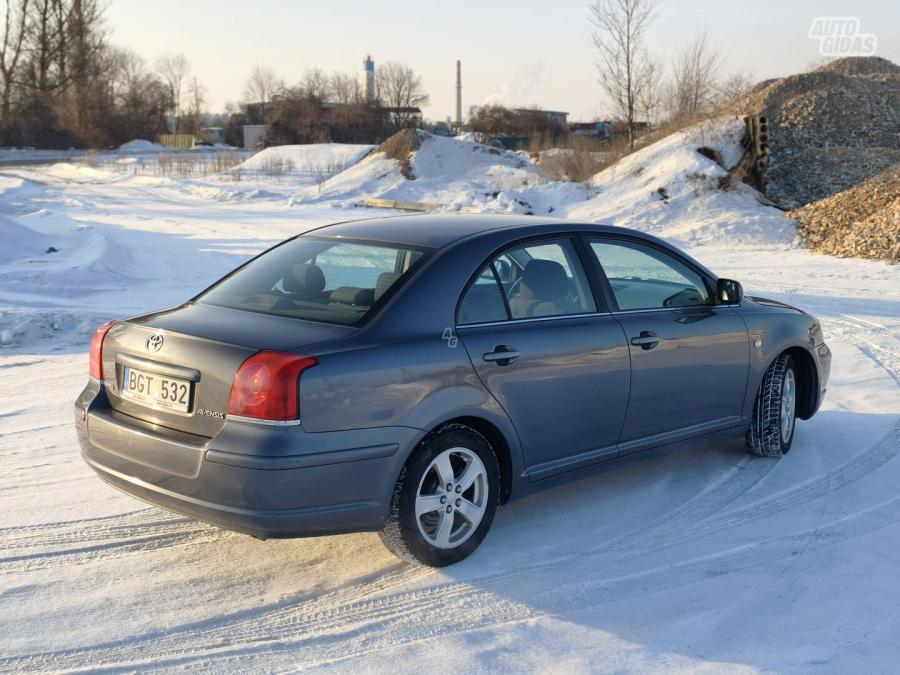 Pelēks Toyota Avensis 2006 Viļņa, ar dzinēja tilpumu 2.00 L un nobraukumu 229 tūkst. km par 2000 €, foto 4 vietnē AUTOMOTO.COM.LV