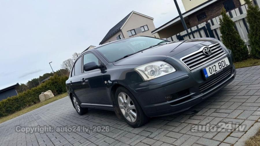 Pelēks Toyota Avensis 2006 Tallina, ar dzinēja tilpumu 2.20 L un nobraukumu 206 tūkst. km par 2500 €, foto 1 vietnē AUTOMOTO.COM.LV