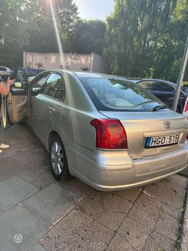 Grey Toyota Avensis 2006 in Klaipeda, with an engine capacity of 2.00 L and mileage of 310 thousand km for 1700 €, photo 5 on AUTOMOTO.COM.LV