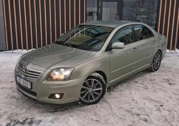 Серый Тойота Авенсис 2006 в Рига, объемом двигателя 1.80 л и пробегом 297 тыс. км за 3850 €, фото 1 на AUTOMOTO.COM.LV